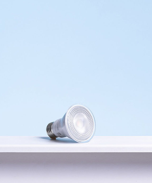 Compact LED grow light for indoor plants – Urban Leaf